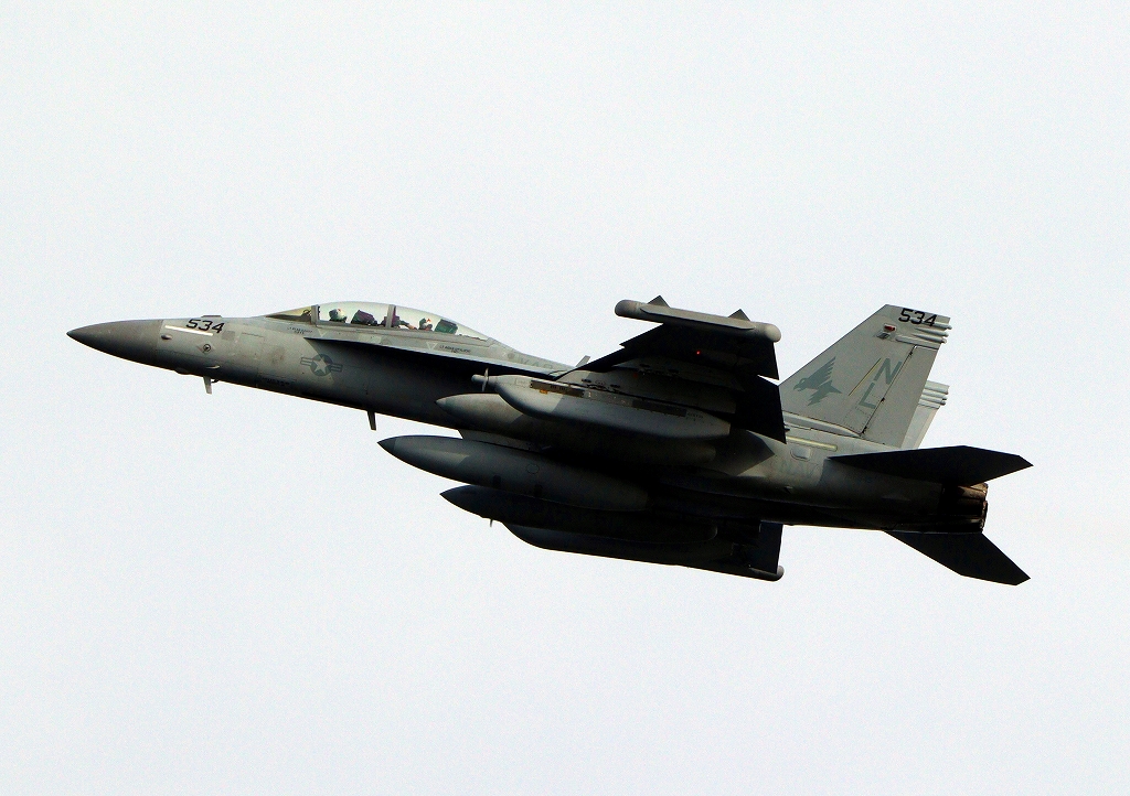 2024年10月25日（金） 米海軍艦載機 EA－18G グラウラー 電子戦戦闘攻撃機（三沢基地）、NL、534番機が離陸